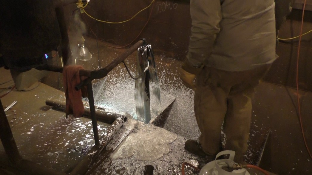 Pouring Aluminum and Lead | SV Seeker