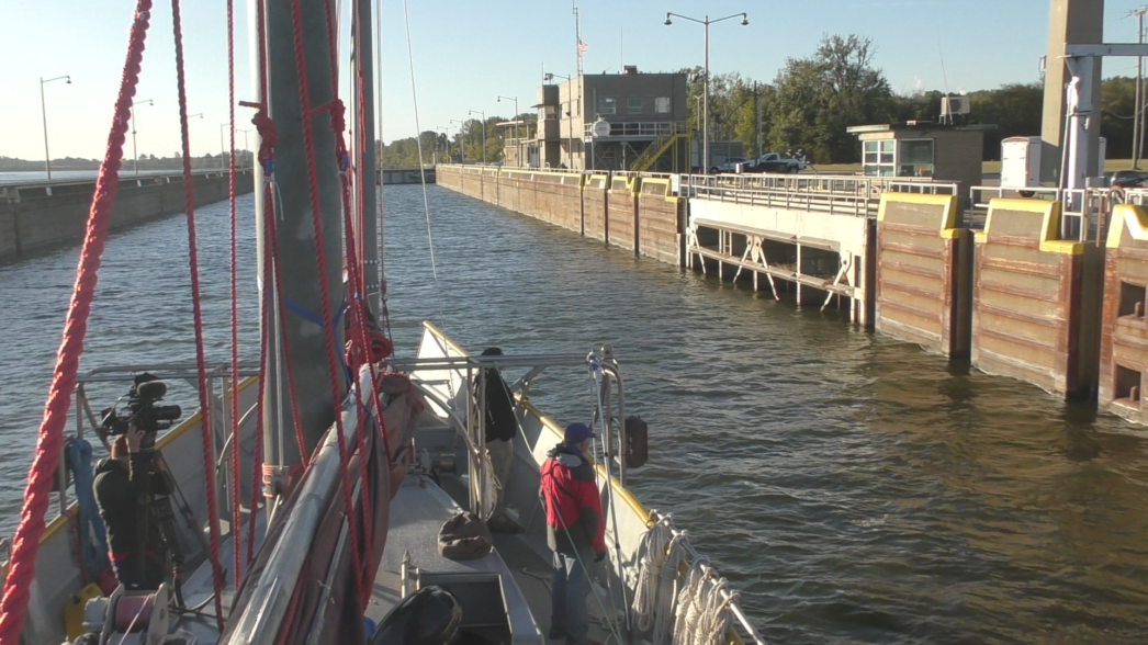 Hit my First Barge Entering the Mississippi | SV Seeker