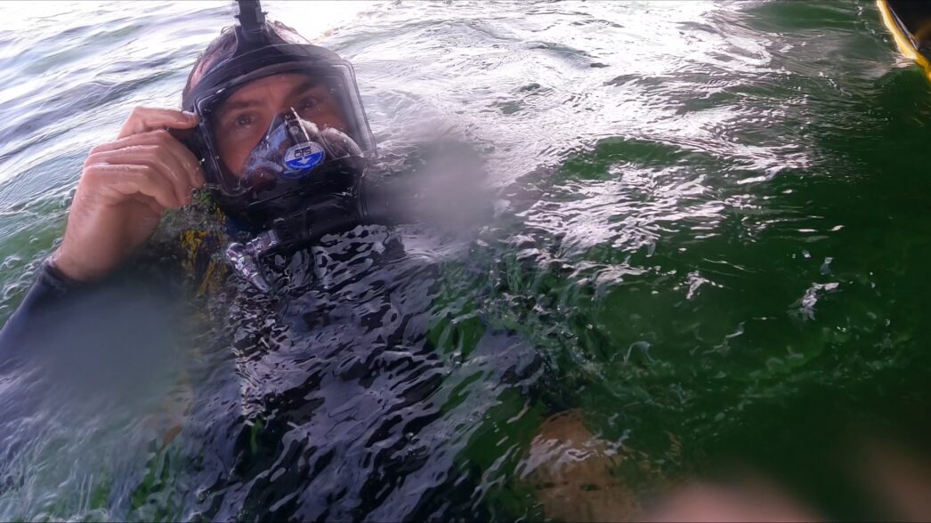 Pulling the Prop Shaft and Cutless Bearing in the Water | SV Seeker